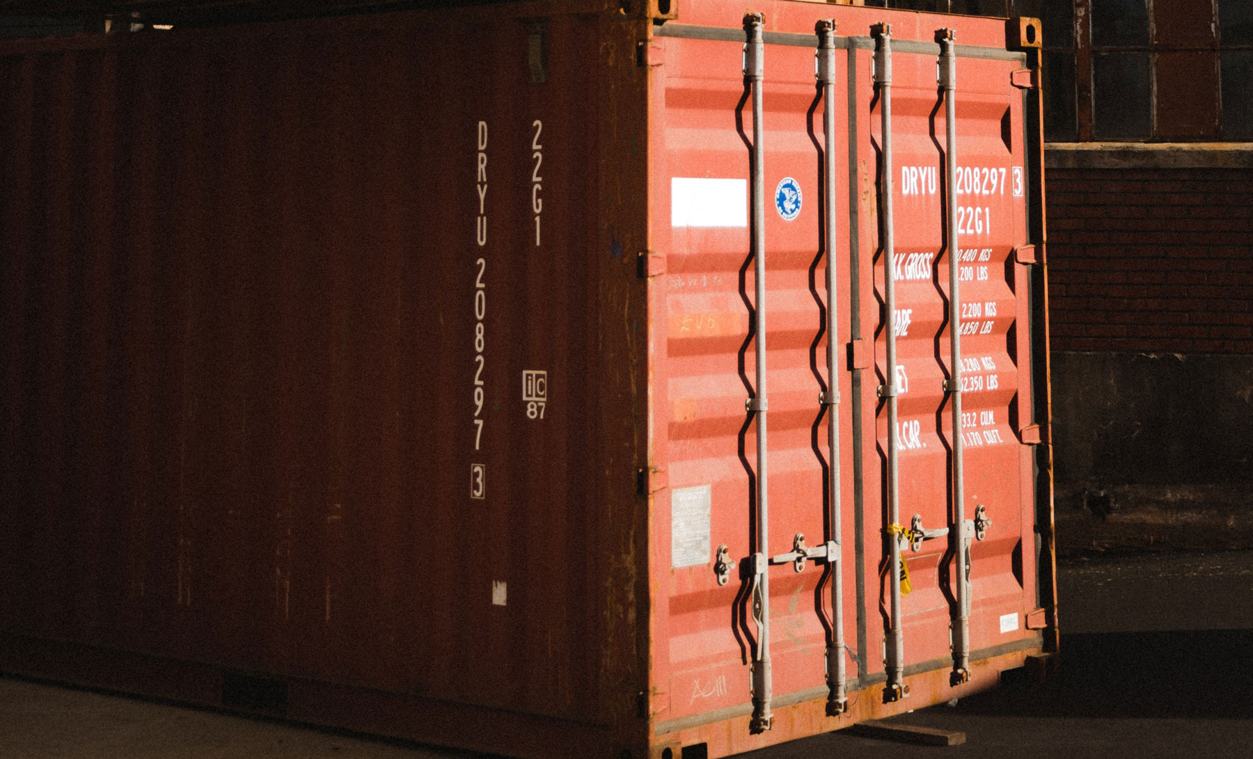 Improve freight forwarding thanks to OCR container identification